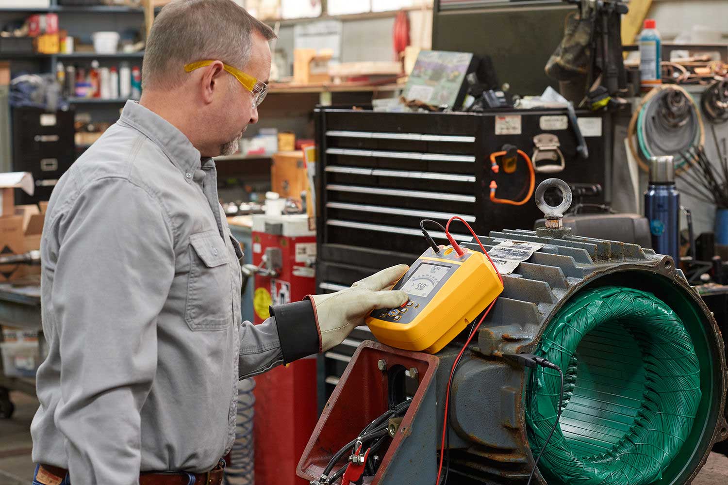 Fluke 1535/1537: Insulation Resistance Tester & Megohmmeter | Fluke