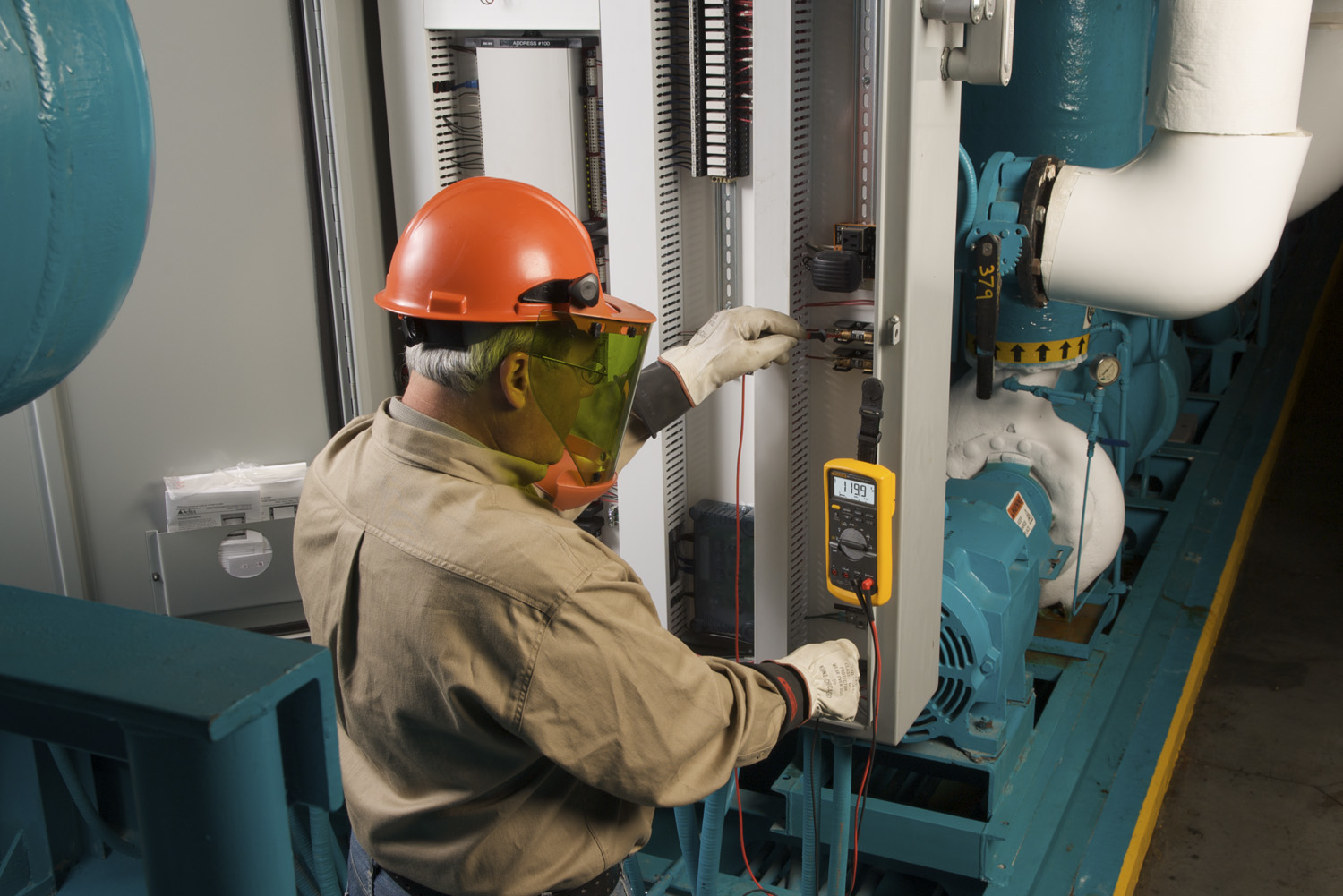 Troubleshoot Proximity Switch with Multimeter and Oscilloscope | Fluke