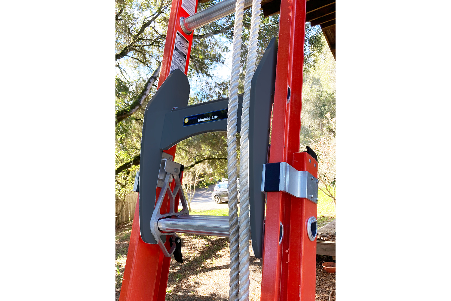 Fluke Module Lift™ | Streamline Solar Panel Installation | Fluke