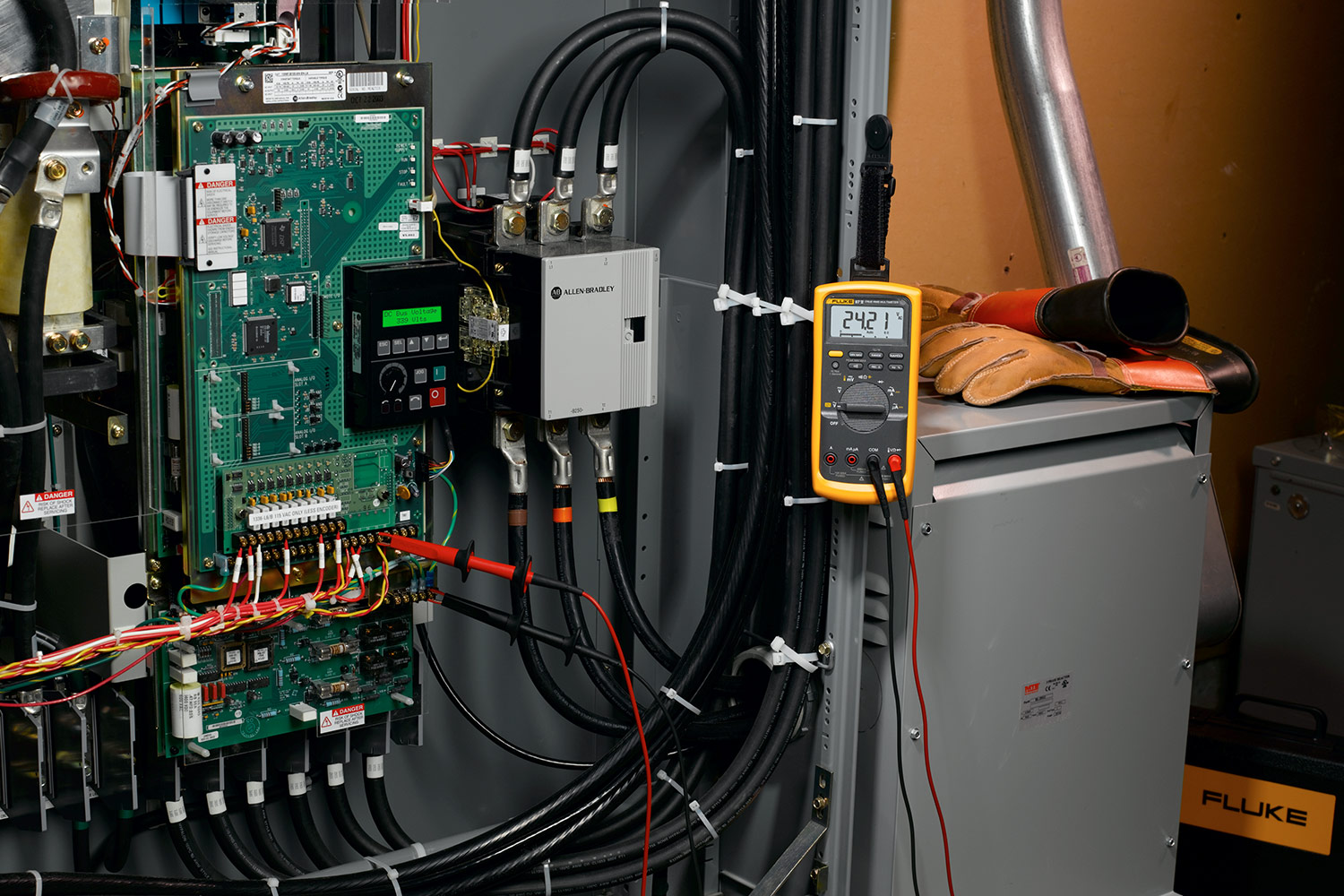 Multimeter Measurements on Adjustable Speed Drives | Fluke