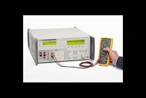 Electrical calibrators | Fluke