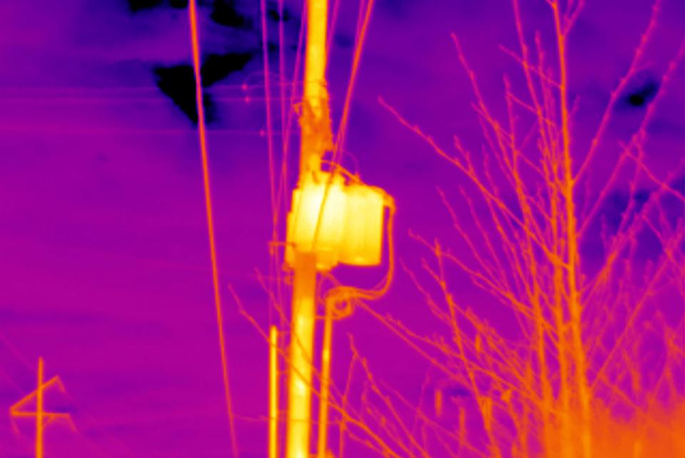 TiX560 Infrared Camera with a 2x Telephoto Lens | Fluke