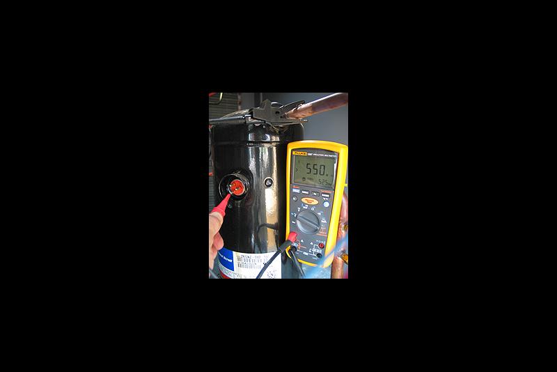 Tests de résistance d'isolement et de circuits électriques pour moteurs ...