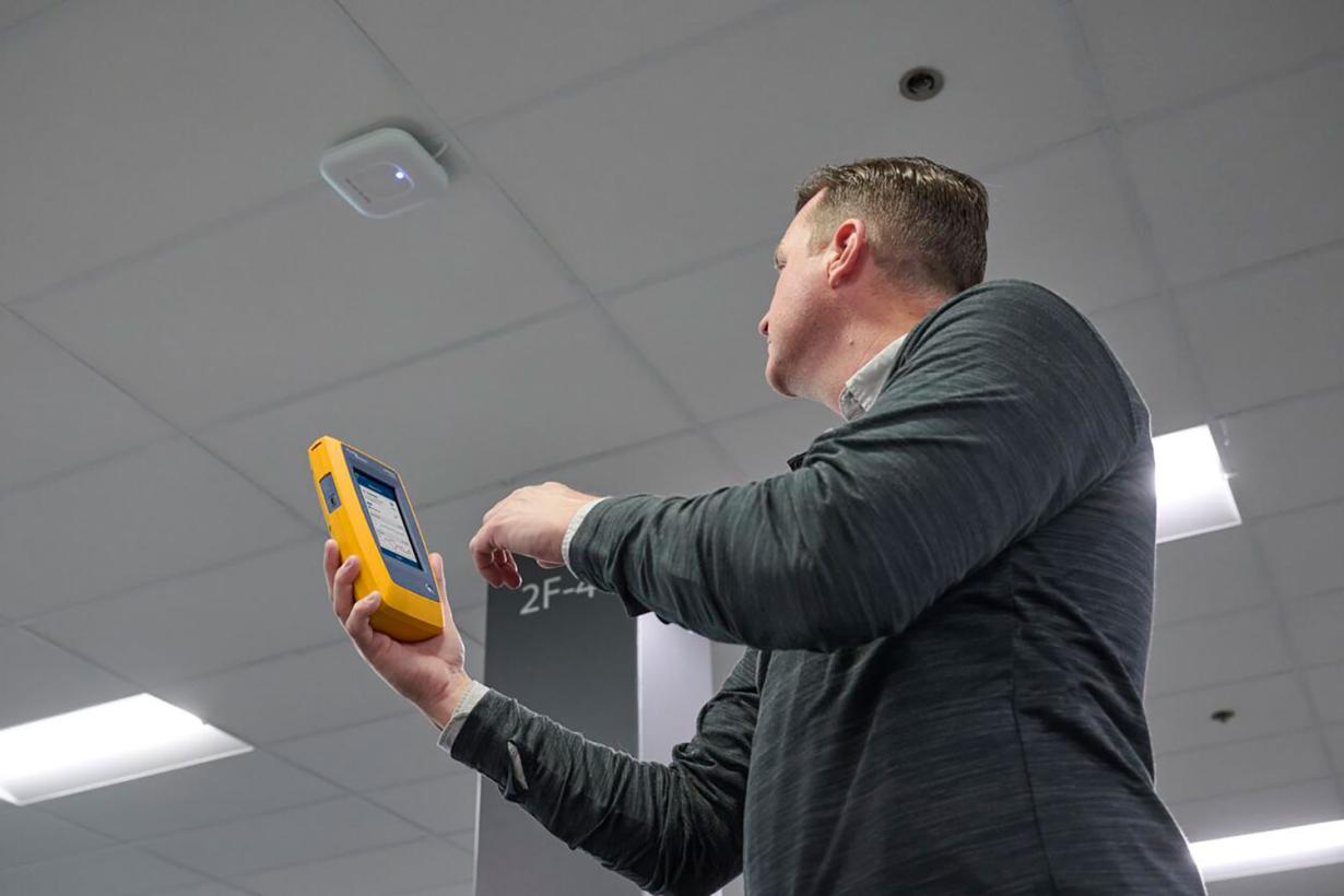 Fluke Networks LinkIQ Duo Cable + Network + Wi-Fi Tester | Fluke