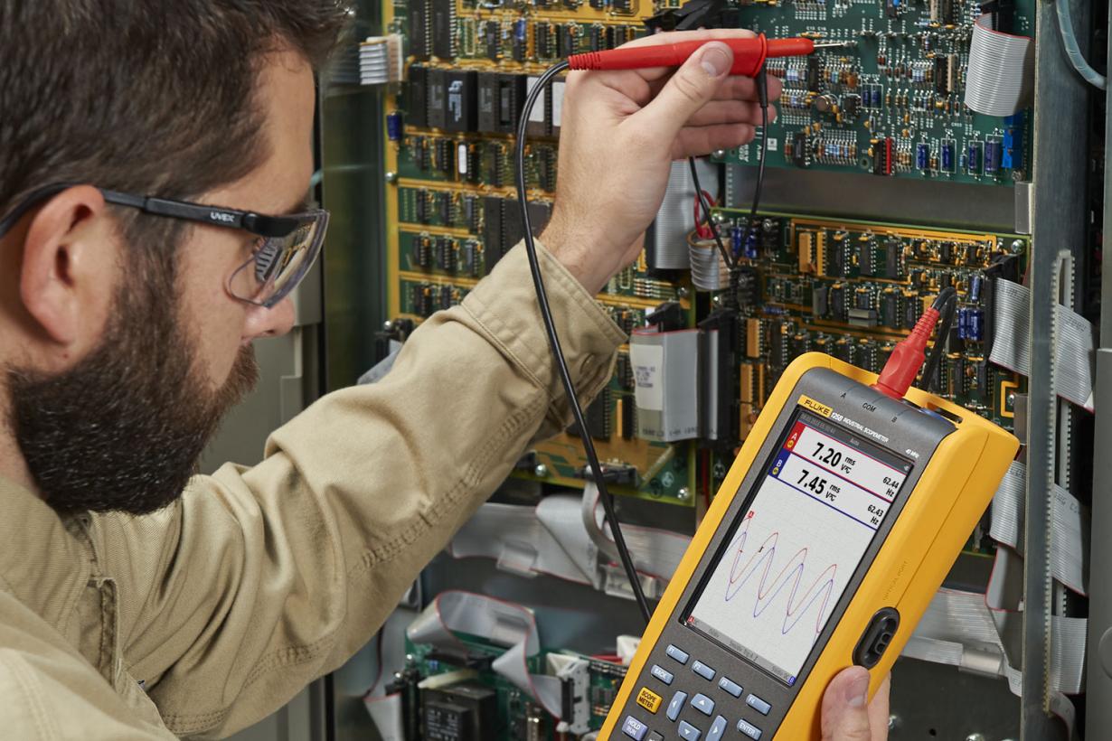 Fluke 120B Series Handheld Digital Oscilloscope | Fluke