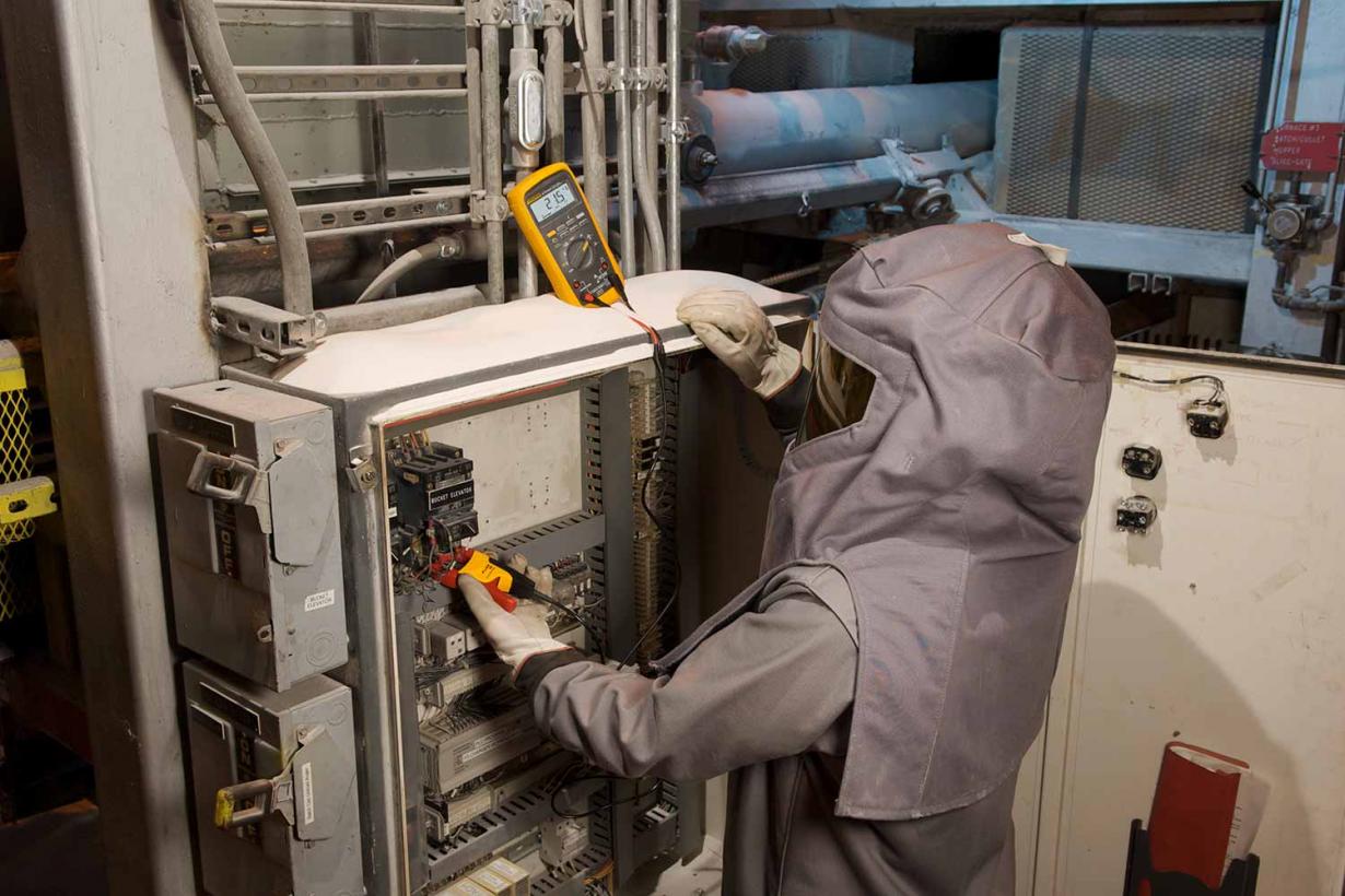 Fluke 87V MAX True-RMS Digital Multimeter | Fluke