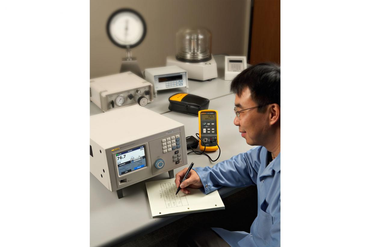 PPC4 Pressure Controller / Calibrator | Fluke