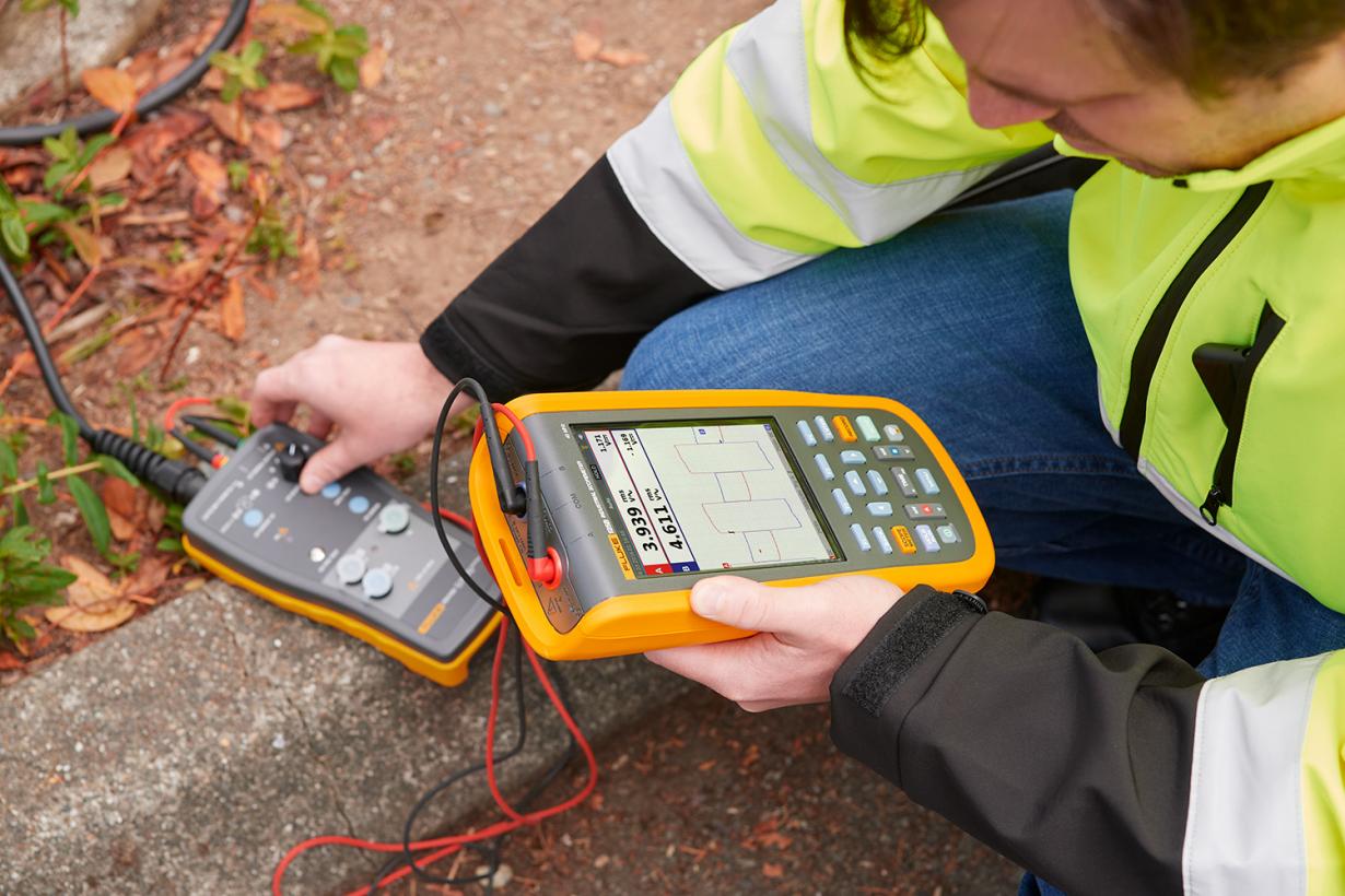 eMobility Tools Kit: FEV100 + 125B ScopeMeter + 87V | Fluke