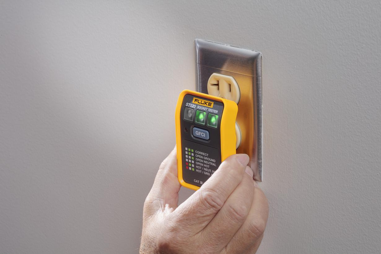 Fluke ST120 GFCI Socket Tester | Fluke