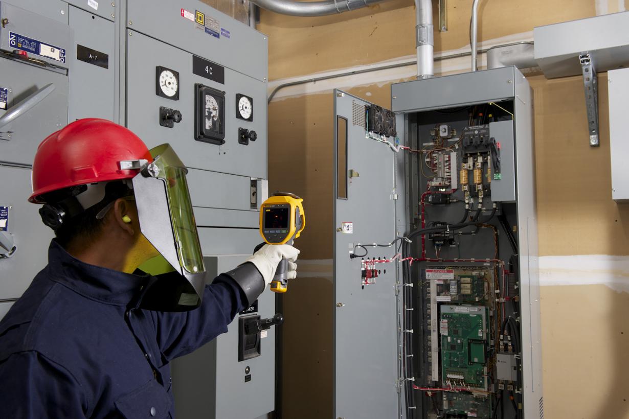 雷竞技appFluke Ti300 PRO Termal摄像头| Fluke - raybet微博