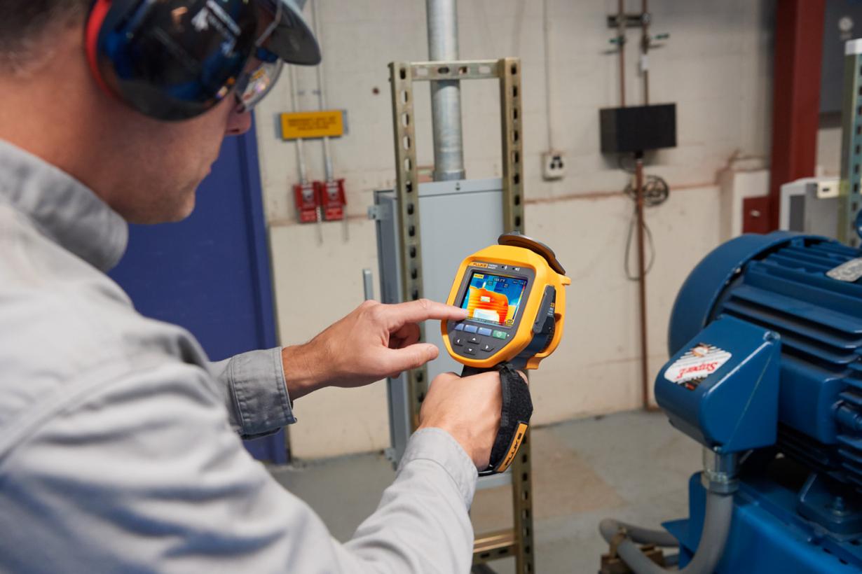Ti401 PRO Handheld Thermal Imaging Camera | Fluke