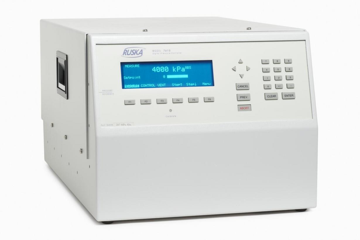 7615 Hydraulic Pressure Controller | Fluke