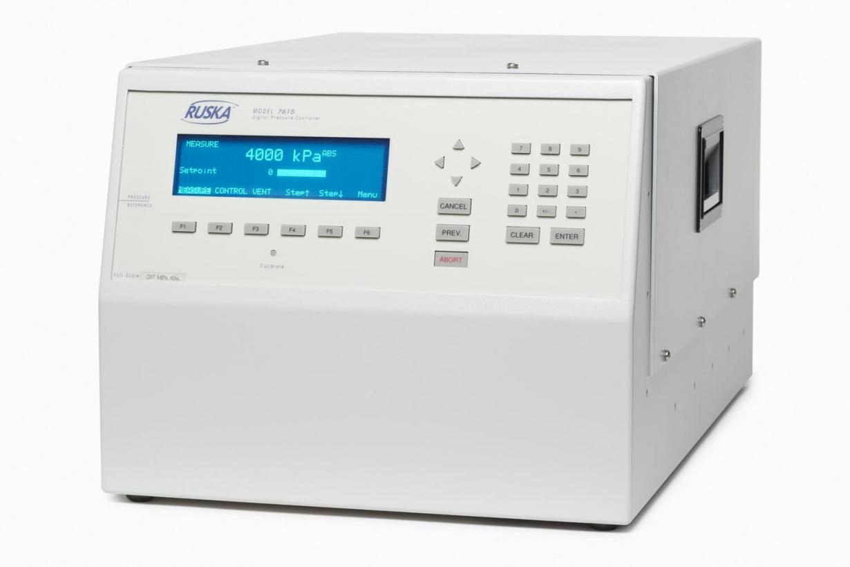 7615 Hydraulic Pressure Controller | Fluke