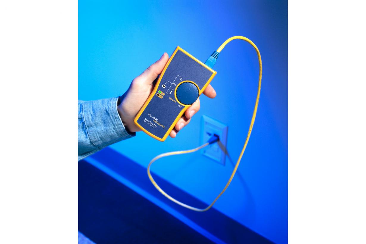 Fluke Networks MT-8200-61-TNR IntelliTone™ Pro 200 Tone Generator | Fluke