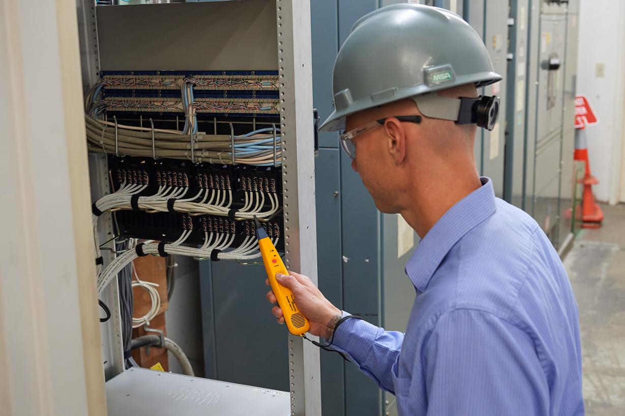 Fluke Networks Pro3000F60 (60 Hz) Tone Generator + Filtered Probe | Fluke