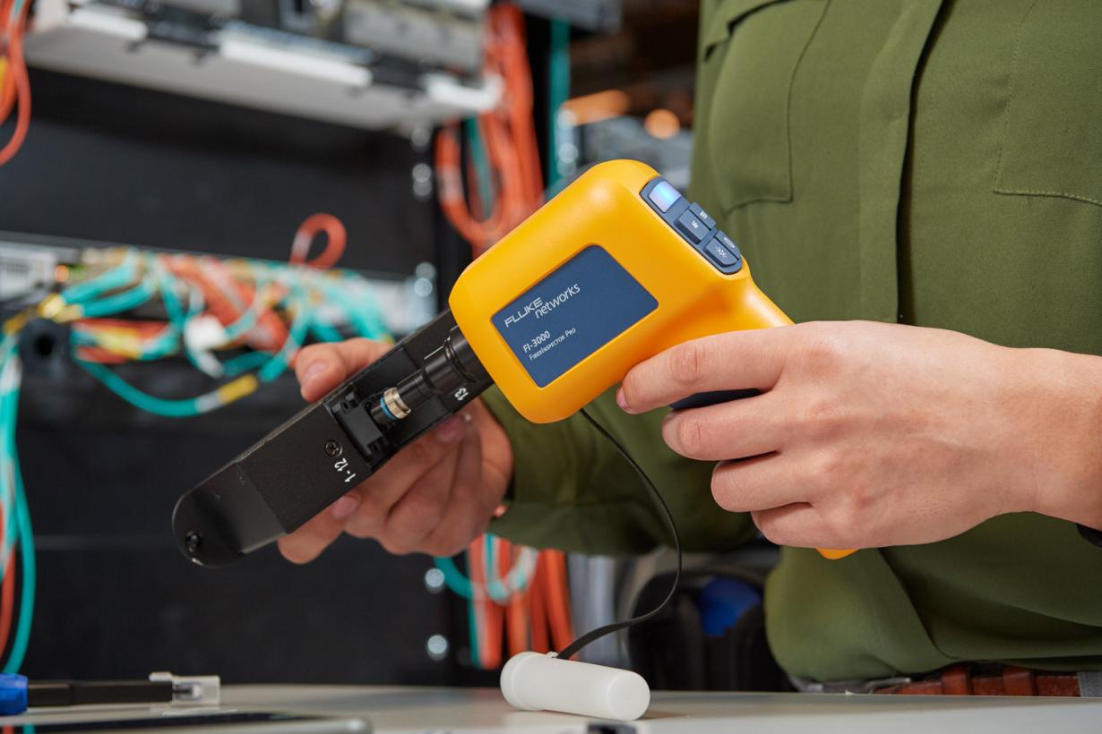 Fluke Networks FI2-7300 FiberInspector™ Pro, Includes Versiv Mainframe ...