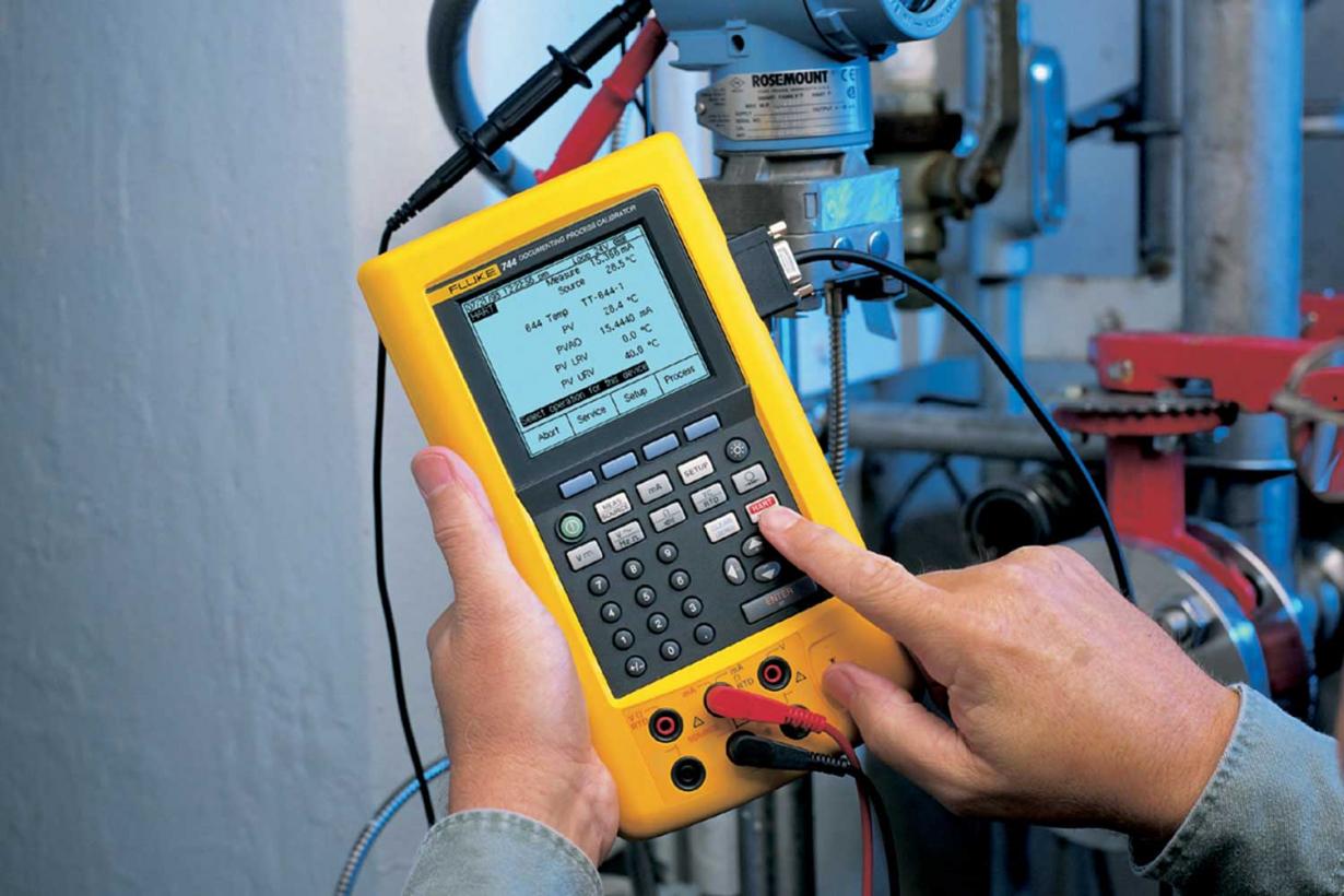 Fluke 744 Documenting Process Calibrator Hart Fluke