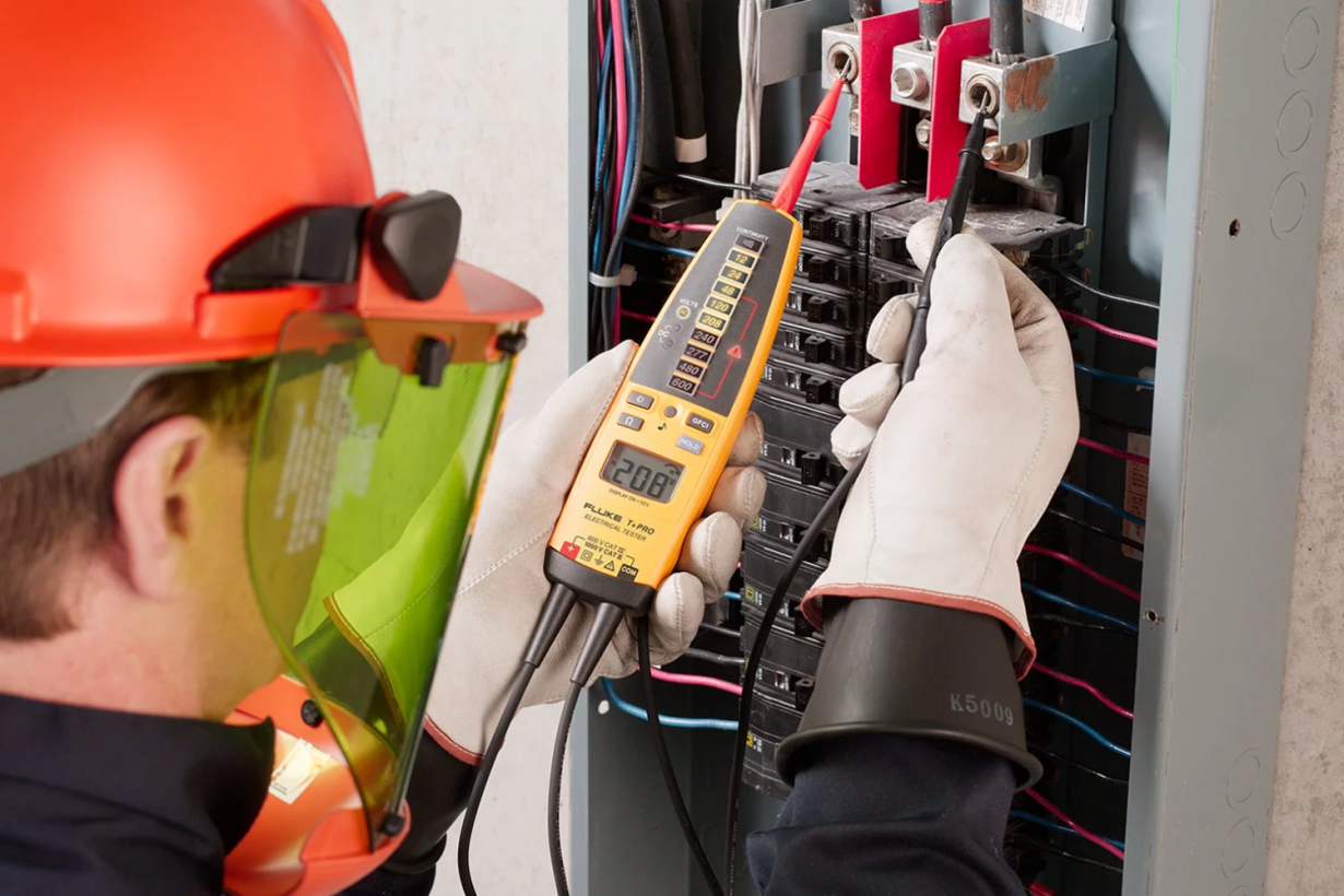 Fluke T+PRO-1AC Canada Electrical Tester and AC Voltage Detector Kit ...