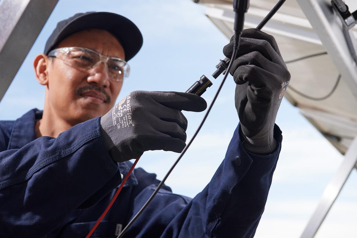 Fluke SMFT-1000 Solar Kit: Multifunction PV Tester + I-V Curve Tracer ...